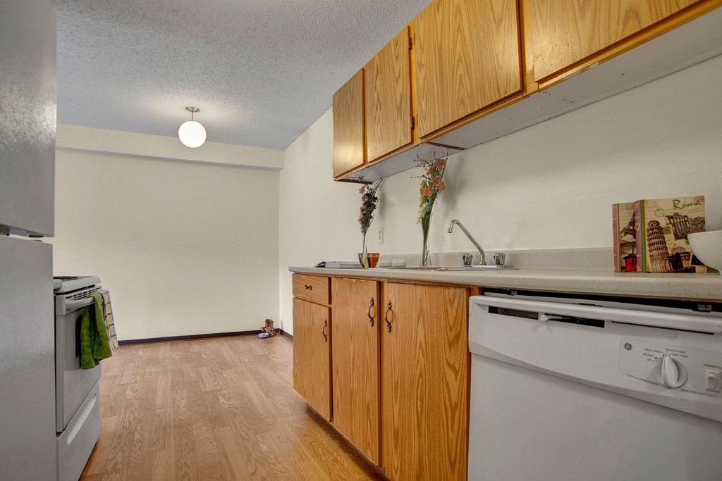 Kingsmere - apartments for rent in Lakeview, Saskatoon | Point2Homes