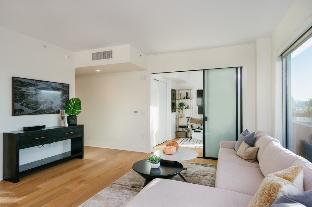 Konrad On The Park Apartments
