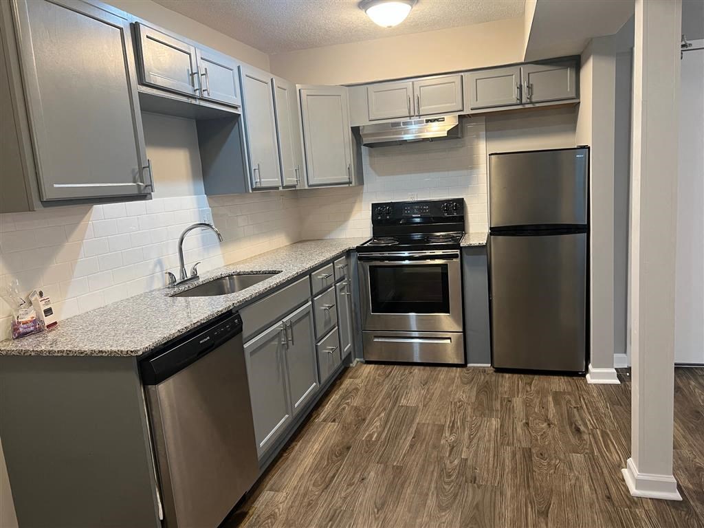 Red Point Apartments - apartments for rent in Old Westport ...