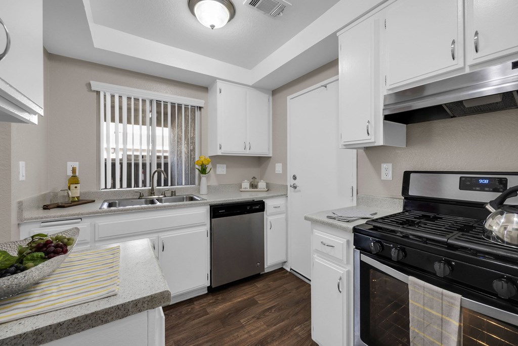 Carmenita Townhouse Apartments - apartments for rent in Gateway Cities ...