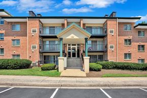 101 North Ripley Apartments - apartments for rent in Landmark - Van ...