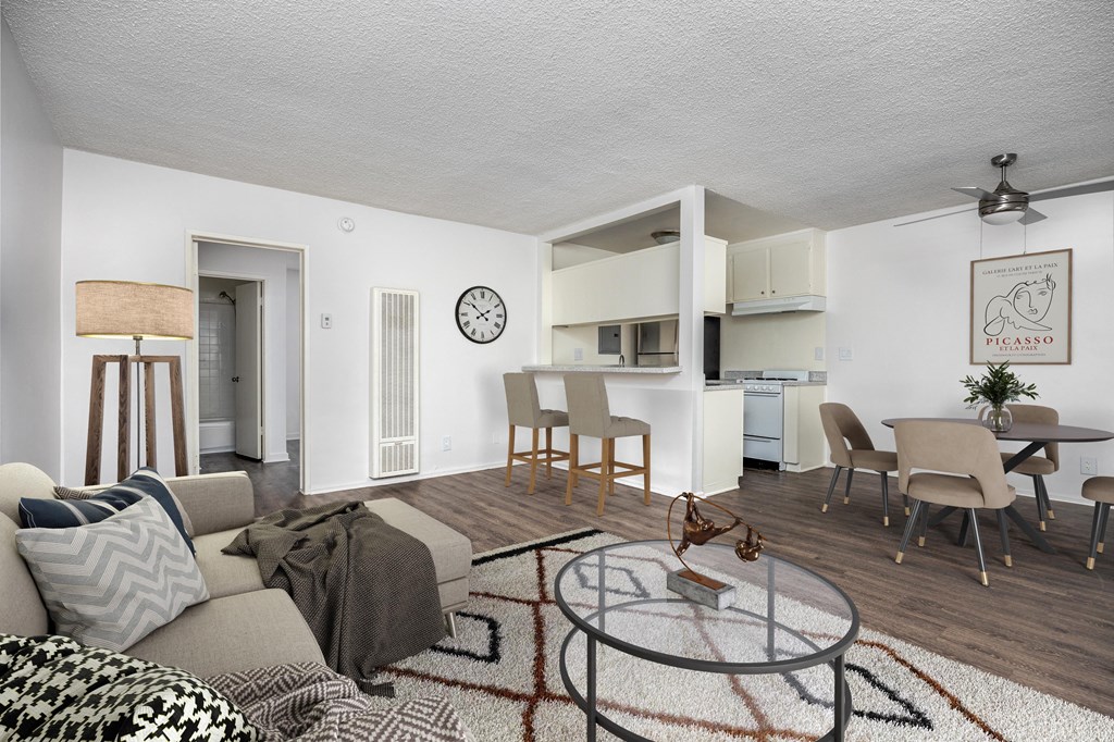 Vanowen Plaza - for rent in Van Nuys, Van Nuys - Starting at $1,550 ...