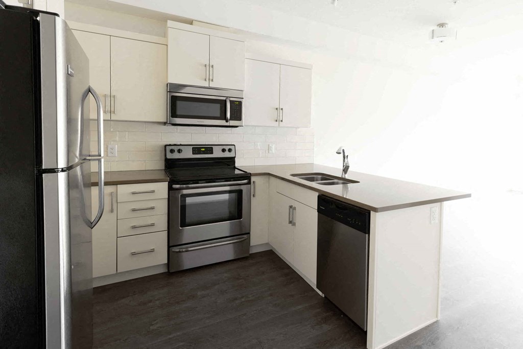 Carlton Royale - apartments for rent in Carlton - Oxford, Edmonton ...