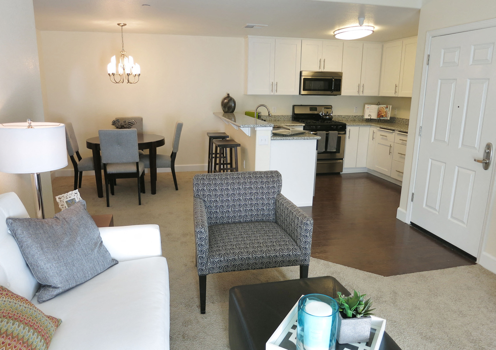 THE OAKS AT HACKBERRY - apartments for rent in Green Tree, Sacramento ...