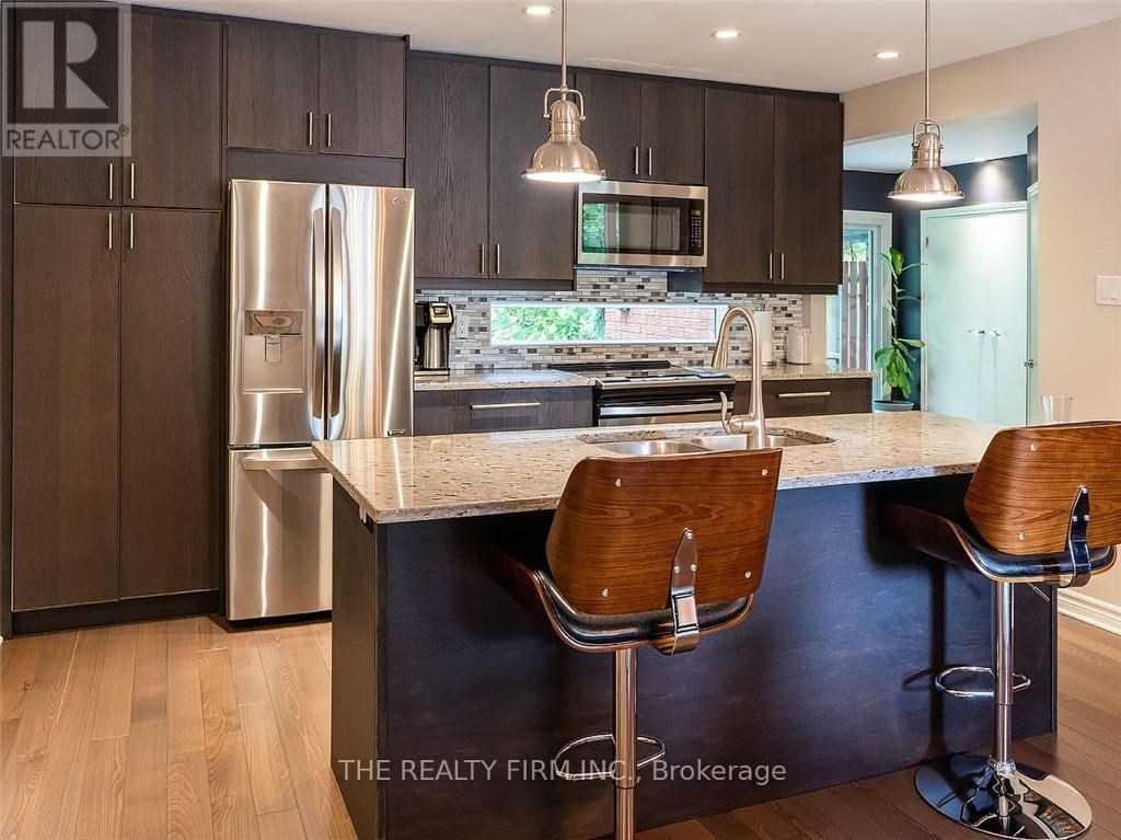 253 GRAND VIEW AVENUE - house for rent in Byron, London South (South B ...