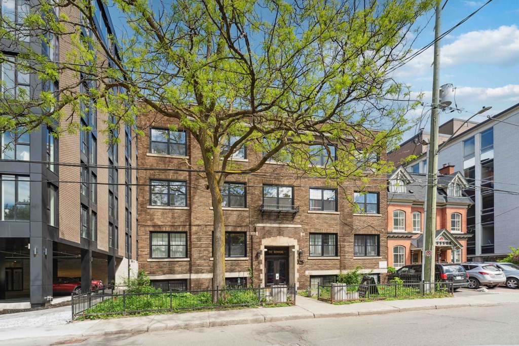 325 Cooper Street - apartments for rent in Centretown, Ottawa | Point2Homes