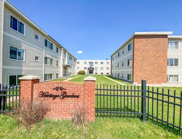 12730 118 Ave (Heritage Gardens) - apartments for rent in Sherbrooke ...
