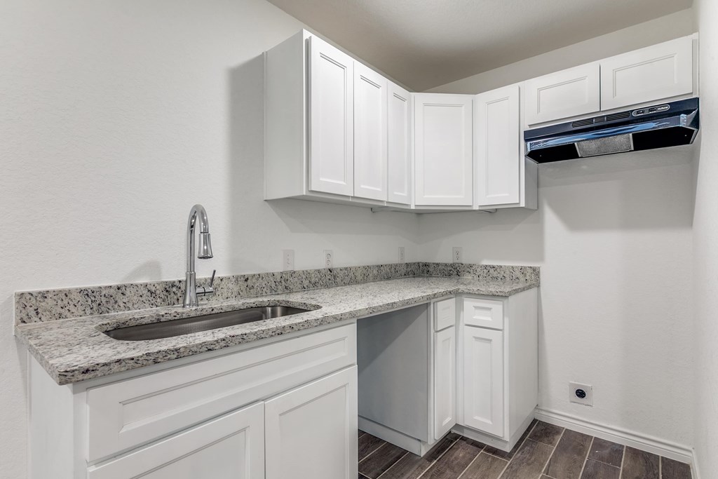 1835 W Poplar Street - apartment for rent in Prospect Hill, San Antonio ...