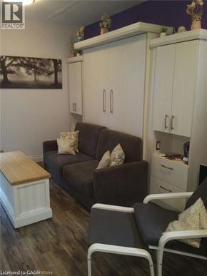 250 KING Street W Unit# Bachelor Bachelor - apartment for rent in ...