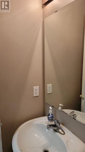 MAIN & SECOND FLOOR - 162 DECKER HOLLOW CIRCLE - apartment for rent in ...